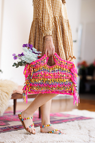 Ravelry: Faye Fringe Bag pattern by Anna Skala