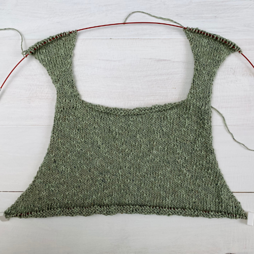Ravelry: Classic Knitted Tank Top pattern by Wannipa Yunker