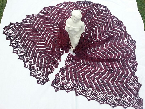 Ravelry: Stola / Stole "Xenia" pattern by Birgit Freyer