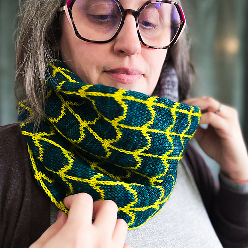 Ravelry: Spiderwebby pattern by Lesley Anne Robinson