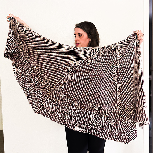 Ravelry: Reydiant pattern by Lesley Anne Robinson