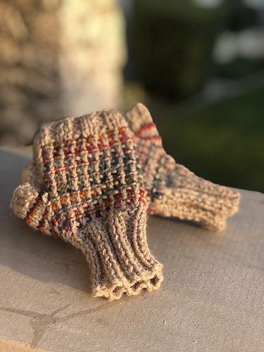 Ravelry: Knitty Bitty mitts pattern by Susan Ashcroft