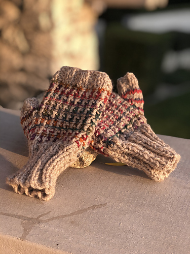 Ravelry: Knitty Bitty mitts pattern by Susan Ashcroft
