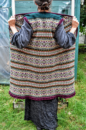 Ravelry: Thornlea pattern by Jennifer Beale