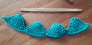 Ravelry: Dino Spikes pattern by Sabrina Thompson
