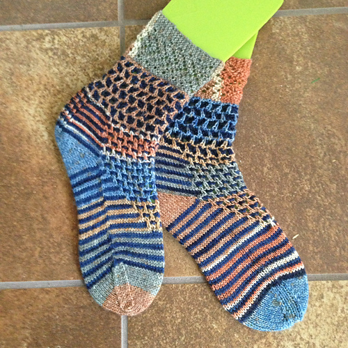 Ravelry: Splash Wave Summer Socks pattern by Sylke Feldhusen