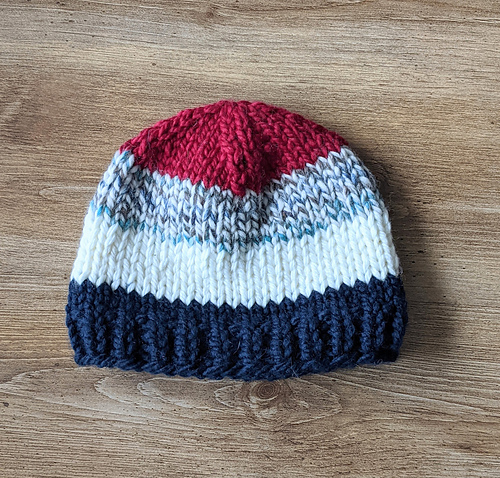 Ravelry: Scrappy Colourblock Hat pattern by Cassandra Steele