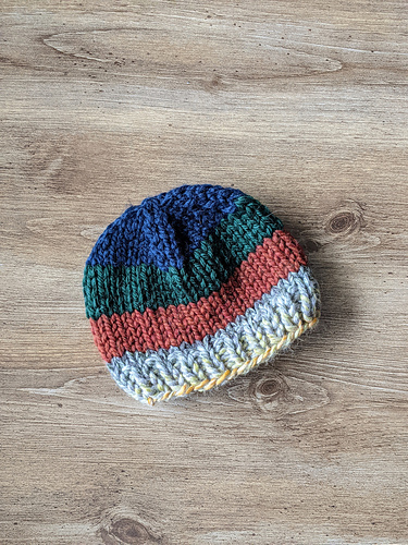Ravelry: Scrappy Colourblock Hat pattern by Cassandra Steele