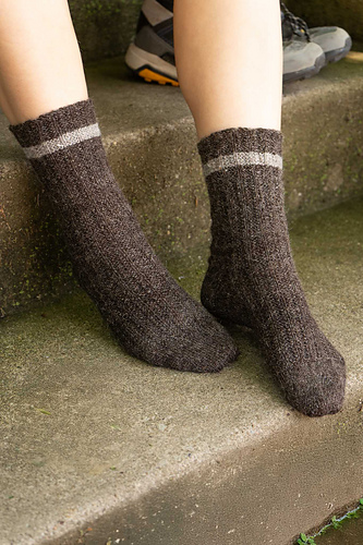 Ravelry: Easy Hiker pattern by Anne Hanson
