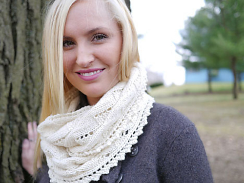 Ravelry: Billow Cloud Infinity Scarf pattern by Anne Hanson