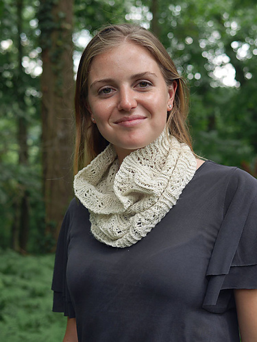 Ravelry: Nemes pattern by Anne Hanson