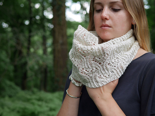 Ravelry: Nemes pattern by Anne Hanson