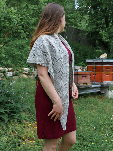 Ravelry: Waggle Dance pattern by Anne Hanson