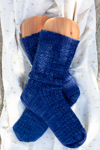 Ravelry: Light Shimmer Sock pattern by Anne Hanson