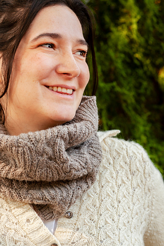 Ravelry: Toasty Oats Cowl pattern by Anne Hanson