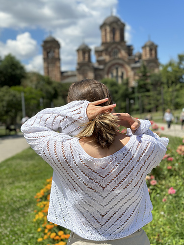 Ravelry: Triangle Blouse pattern by Tania Knitty