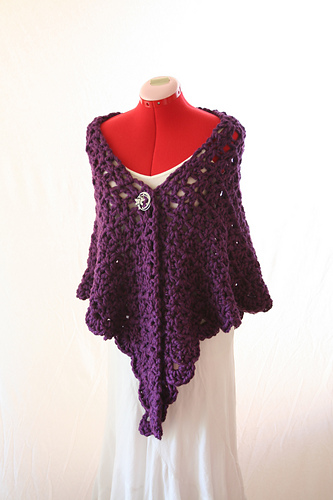 Ravelry: Shell Ruffled Shawl pattern by Brandie Knaggs