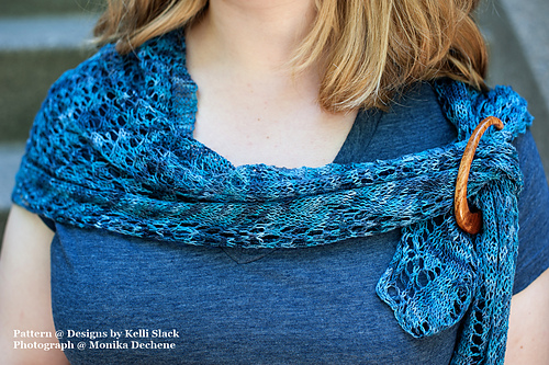 Ravelry: Tina Shawlette pattern by Kelli Slack