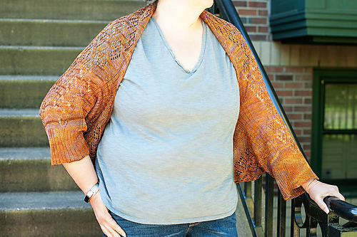 Ravelry: Crianza Shrug pattern by Kelli Slack