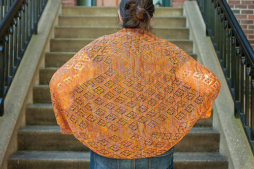 Ravelry: Crianza Shrug pattern by Kelli Slack
