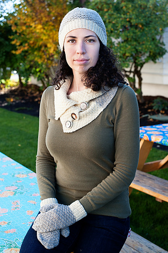 Ravelry: Nadean Hat pattern by Kelli Slack