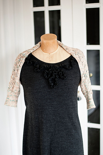 Ravelry: Paula Shrug pattern by Kelli Slack