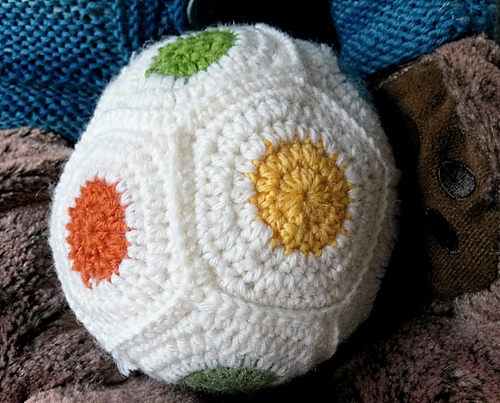 Ravelry: Anti-stress soft ball pattern by Elena Kozhukhar
