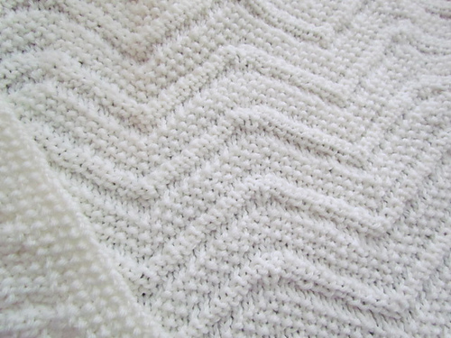 Ravelry: Upsy-Daisy Reversible Baby Blanket pattern by Krista Werbil