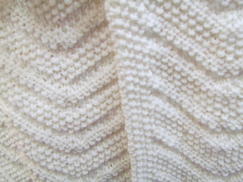 Ravelry: Upsy-Daisy Reversible Baby Blanket pattern by Krista Werbil