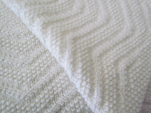 Ravelry: Upsy-Daisy Reversible Baby Blanket pattern by Krista Werbil
