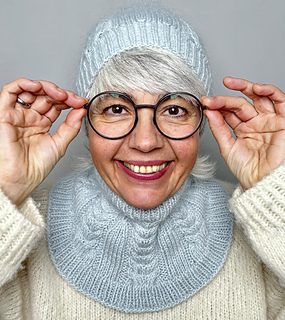 Ravelry: Cozy Cable-Cowl pattern by Dani Bauer