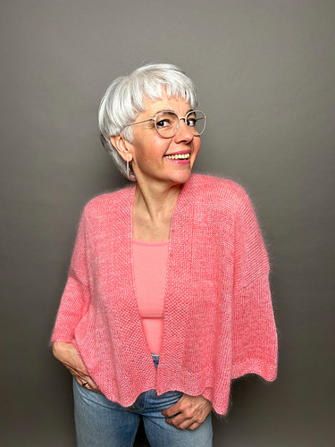 Ravelry: Kimono-Cardigan pattern by Dani Bauer