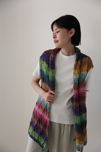 Ravelry: Sakiko pattern by Eisaku Noro Design Team 野呂英作企画室