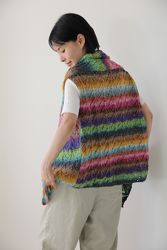 Ravelry: Sakiko pattern by Eisaku Noro Design Team 野呂英作企画室