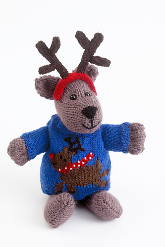 Ravelry: Christmas Dog pattern by Sue Stratford