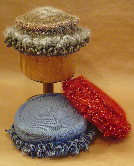 Ravelry: Fur Trimmed Pillbox Hat pattern by Robin Hunter