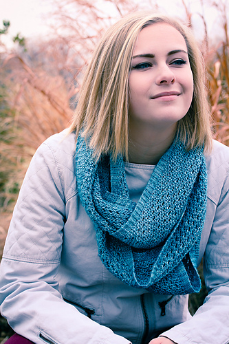 Ravelry: Yoli Loop pattern by Jennifer Dassau