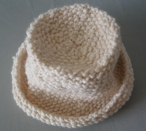 Ravelry: #19 Top Hat pattern by Linda Cyr