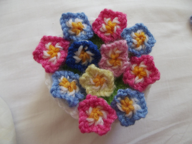 Ravelry: Knit your own forget me not pattern by Suz KnittyKits