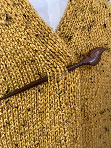 Ravelry: Easy Boyfriend Cardigan pattern by knitty_little_thing