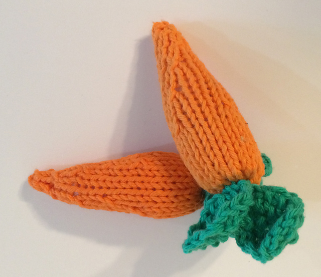 Ravelry: Knitted Carrot - for your Bunny pattern by knitvana