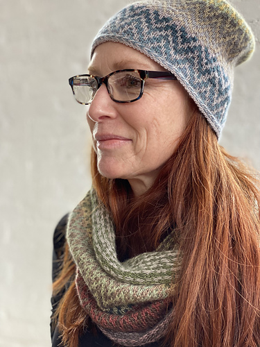 Ravelry: Oscilla Hat and Cowl pattern by Tina Whitmore