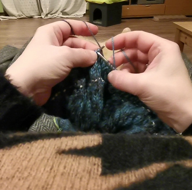 Ravelry: knitwizely's Knitting without fatigue: Using a Shetland ...