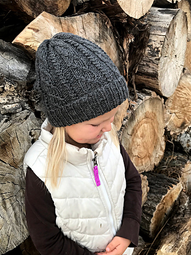Ravelry: Aspen Cable Hat pattern by Lara Simonson