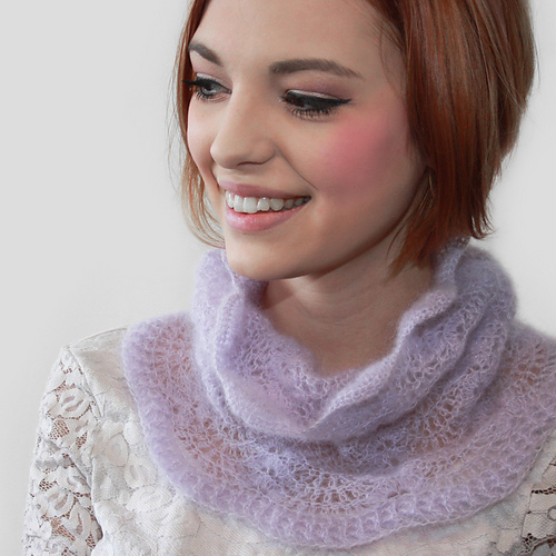 Ravelry: Feathers and Fans Cowl pattern by Kim Miller