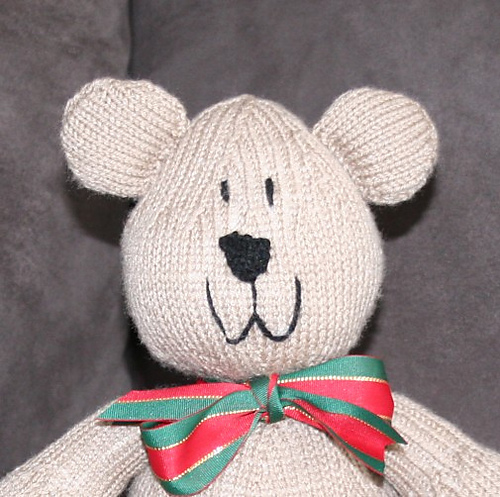 Ravelry: Sam Bear - teddy bear pattern by Amalia Samios
