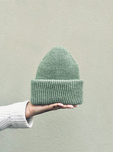 Ravelry: Verso Beanie pattern by Jenny Ansah