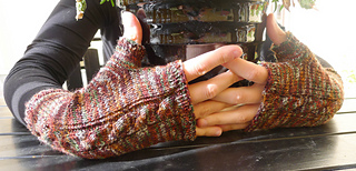 Ravelry: Half mittens with cable pattern by knitting krakspark