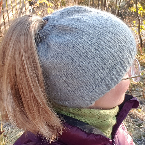 Holey hat! : r/knitting