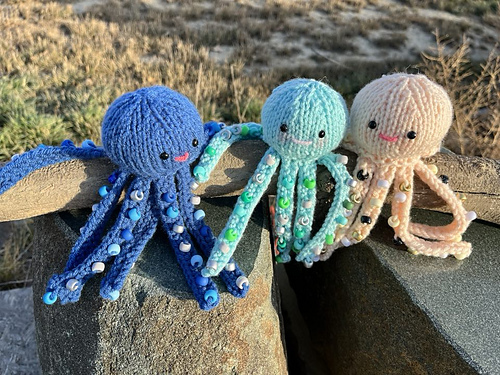 Ravelry: Beaded Octopus Fidget pattern by Kris Basta - Kriskrafter, LLC